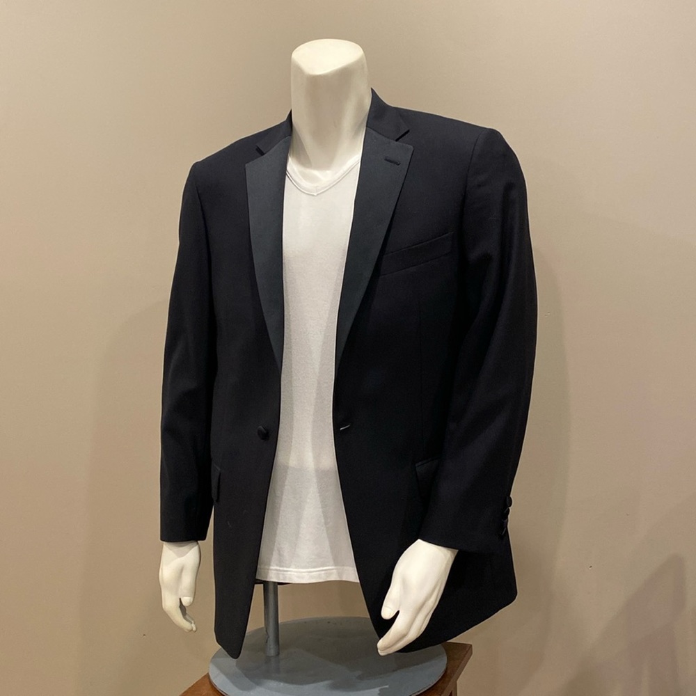 Hart Shaffner Marx Black Suit Jacket - Size 42r - Gem